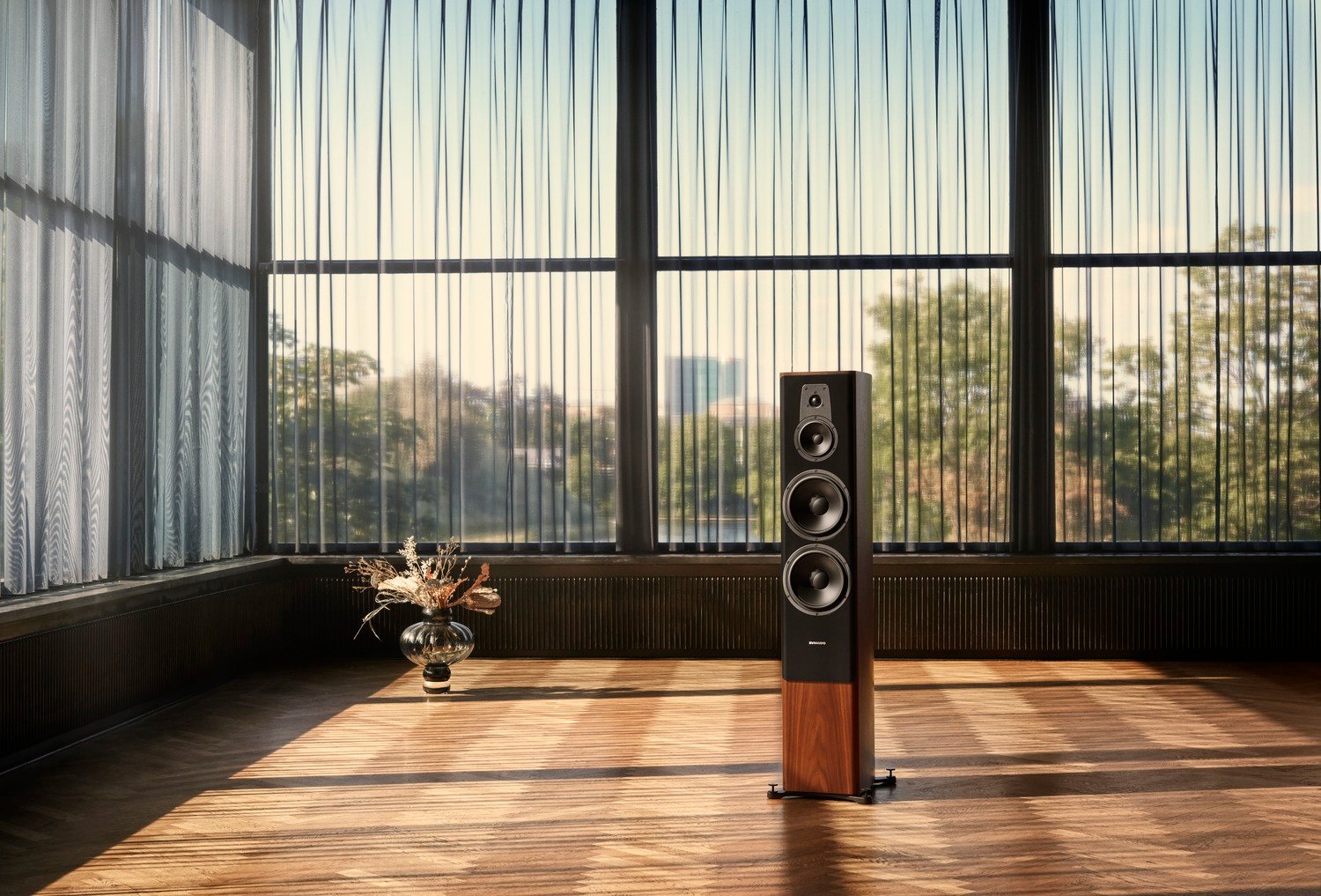 High-end loudspeakers for home systems, professionals and cars
